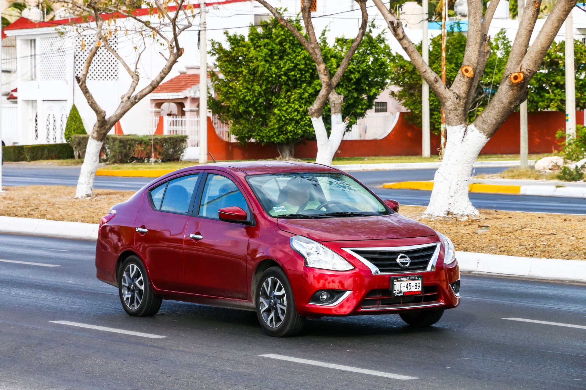 Best & Worst Years of Nissan Versa - Graphs & Owner Surveys - FIXD